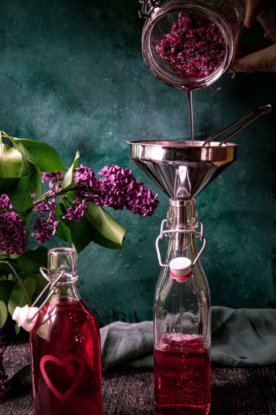 Homemade lilac simple syrup | Two Sisters Living Life